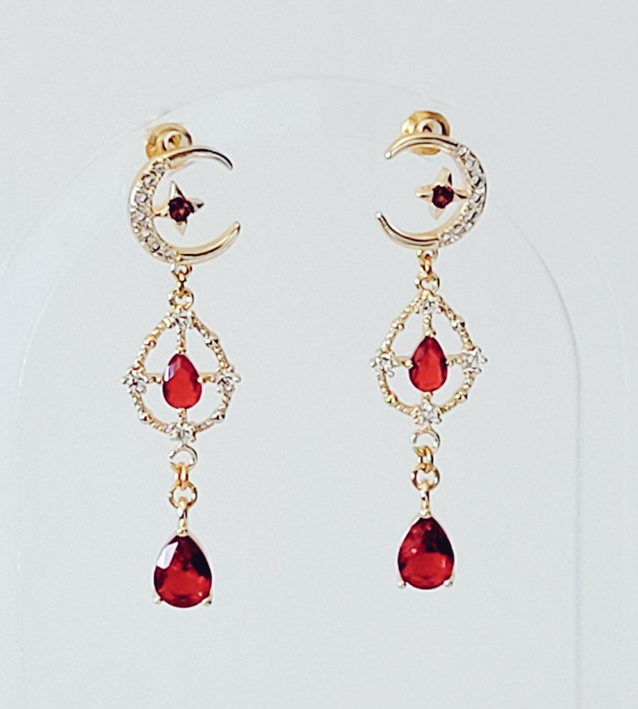 Cresent Blood Moon – Cloudy May Rain